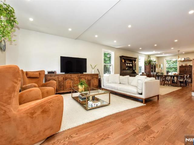 69 Wyckoff Avenue