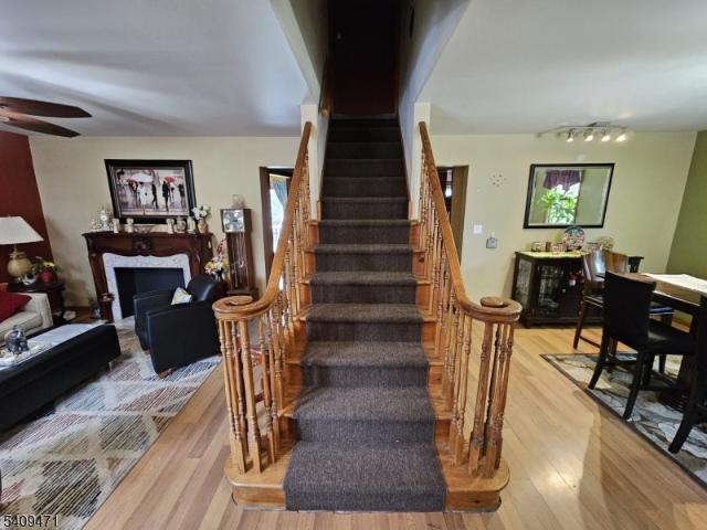 69 Allen St