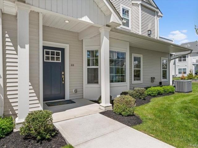 69 Avery Dr S, Center Moriches, NY 11934