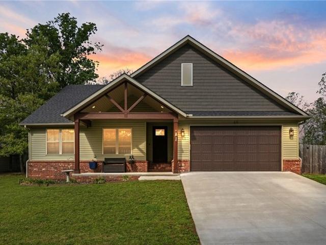 69 Ayr Dr, Bella Vista, AR 72715