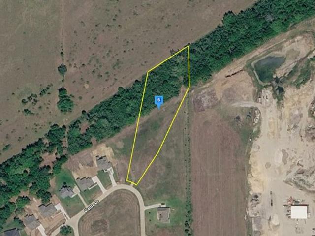69 Cattle Dr, Bay City, TX 77414