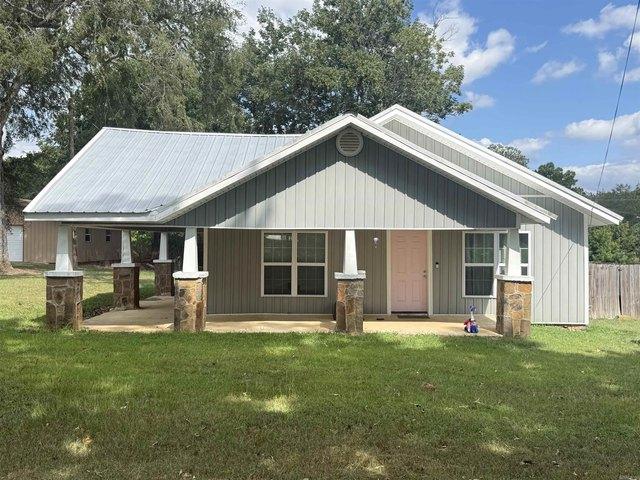 69 College St, Quitman, AR 72131