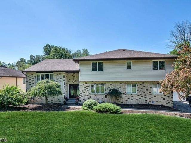 69 Colonial Rd, Wayne, NJ 07470