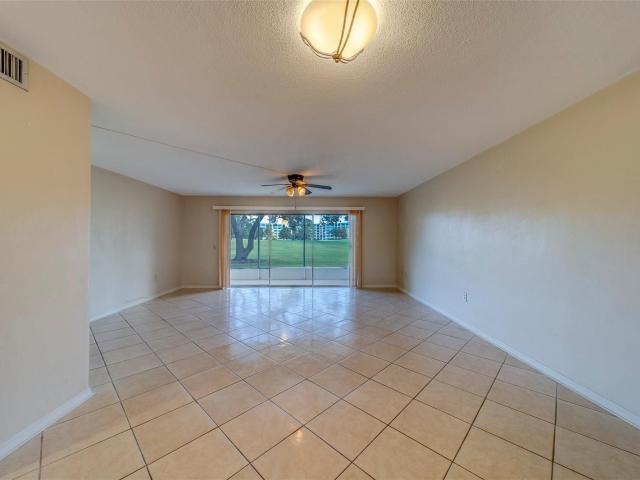 69 Country Club Drive, Largo, US, FL
