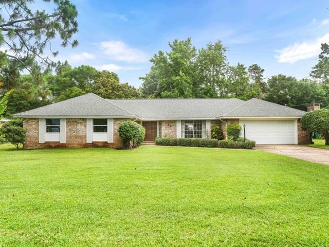 69 Country Club Rd, Shalimar, FL 32579