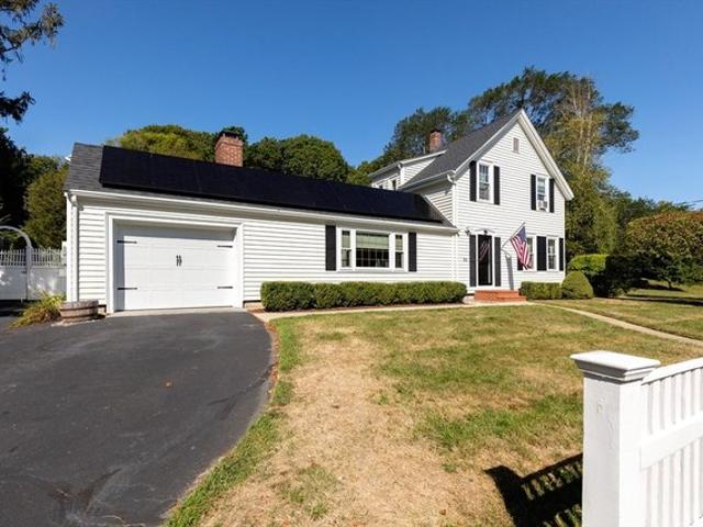 69 Cliff St, Plymouth, MA 02360
