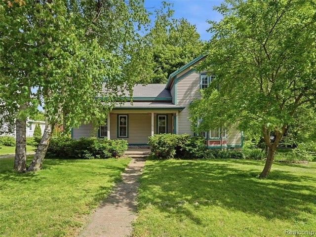 69 E Burdick St, Oxford Vlg, MI 48371