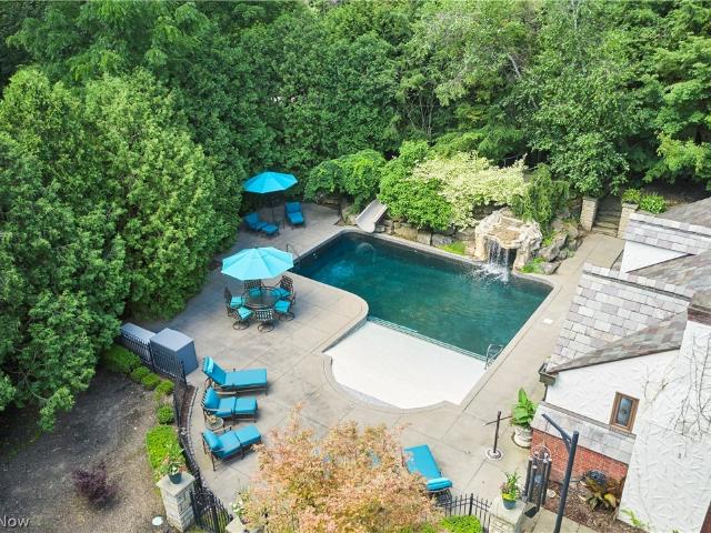 69 E Fairlawn Boulevard
