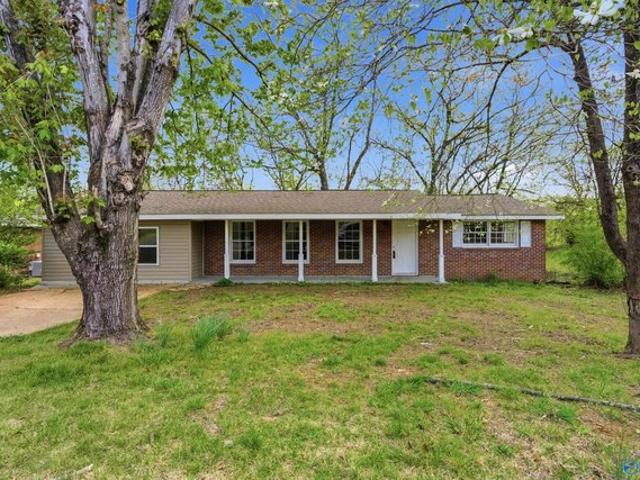69 E Lakeside Dr, Florence, AL 35630