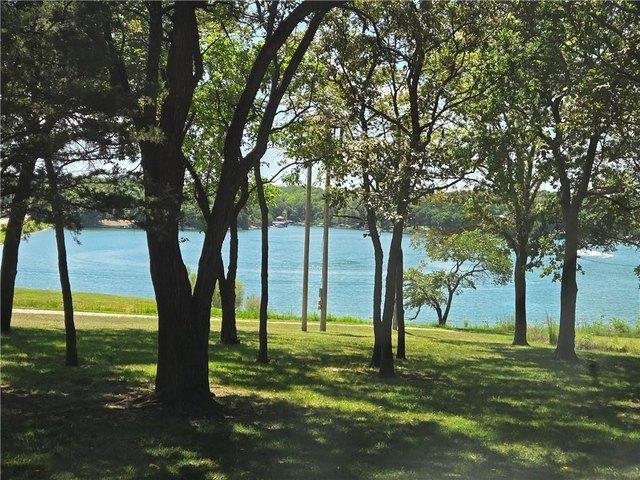 69 E Sugar Lake Dr, Mound City, KS 66056