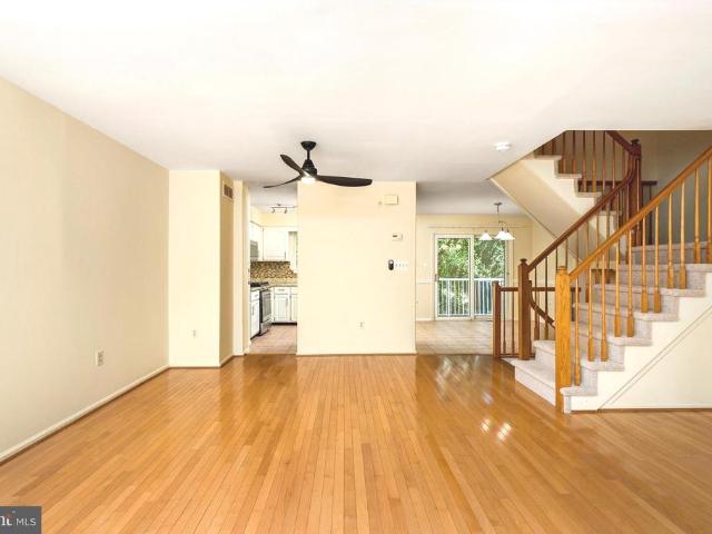 69 E Shrewsbury Place