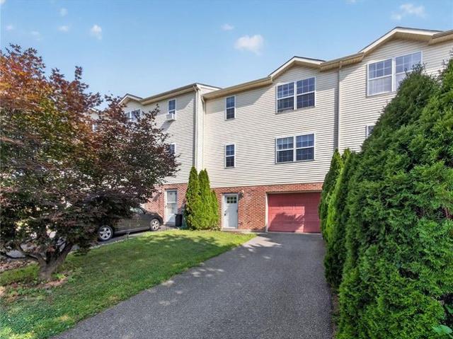 69 E 2nd St, Alburtis, PA 18011