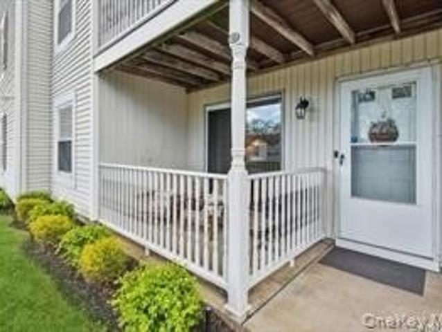69 Fairview Cir, Middle Island, NY 11953
