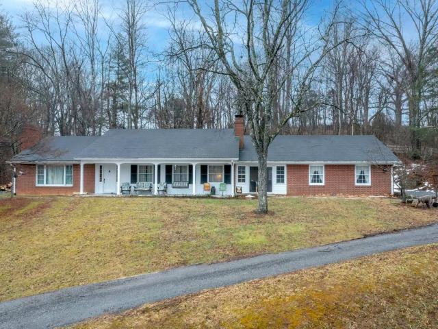 69 farmhouse rd