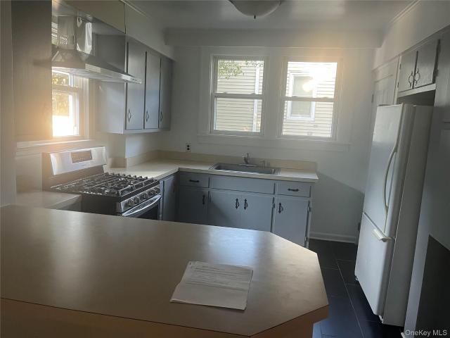 69 Hunt Avenue