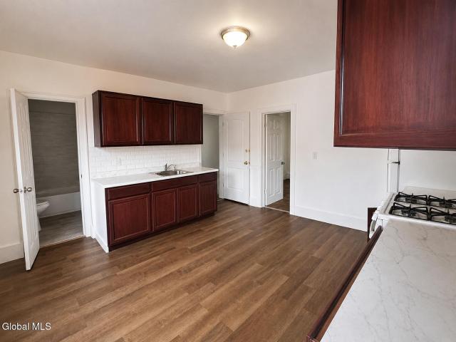 69 James Street # 2 Upstairs