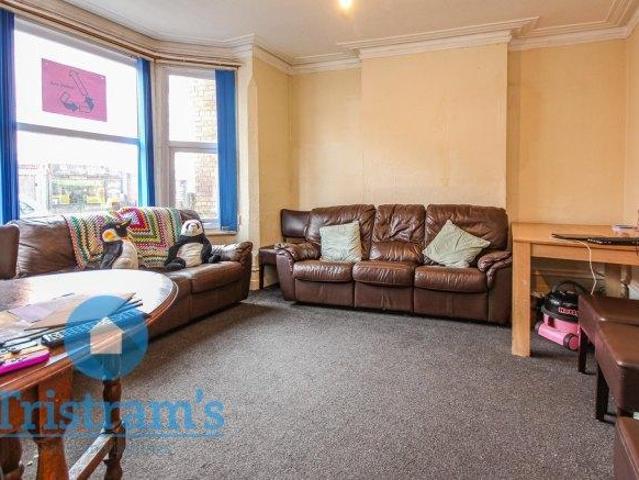 69 Lenton Boulevard 5 bed house share to rent £1,950 pcm £450 pw