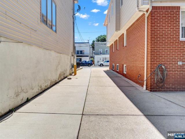 69 Lincoln Street