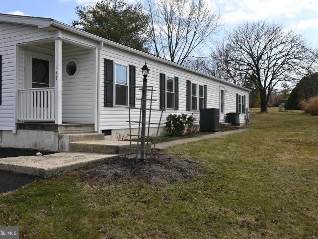 69 Mapleleaf Drive