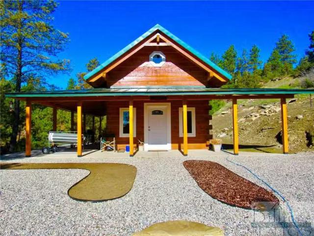 69 MEADOW LARK DR, COLUMBUS, MT 59019 Single Family Residence.