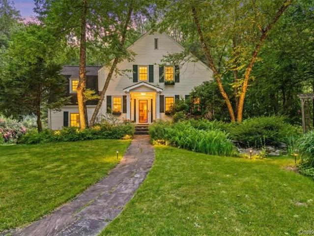 69 Montrose Station Rd, Montrose, NY 10548