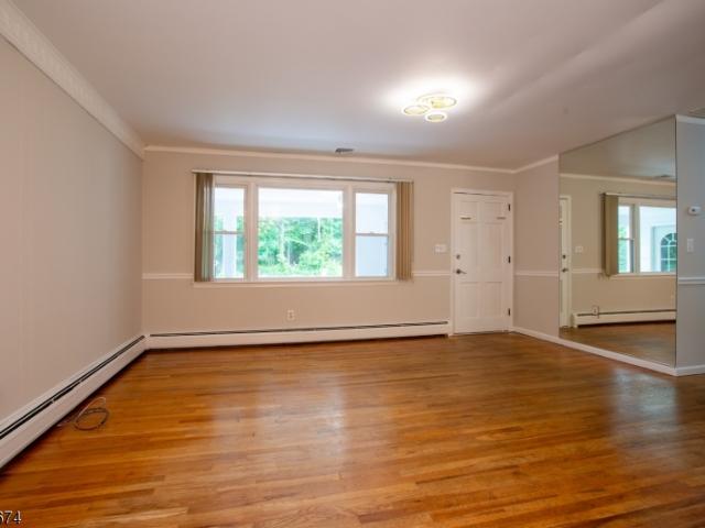 69 Monmouth Ave