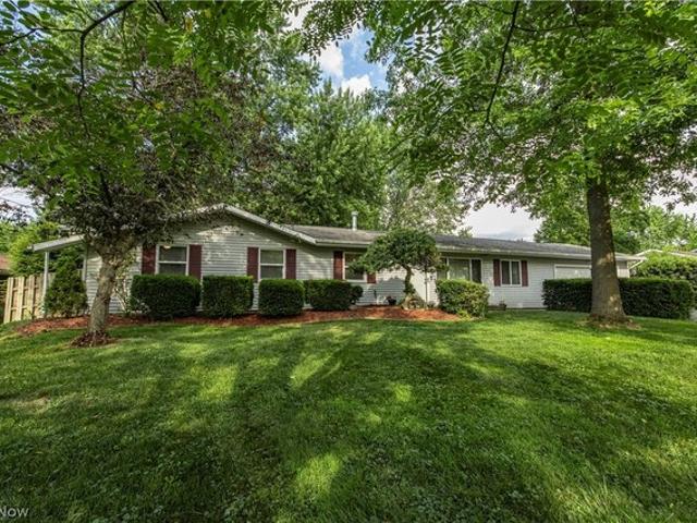69 N Oakmont Dr, Northfield, OH 44067