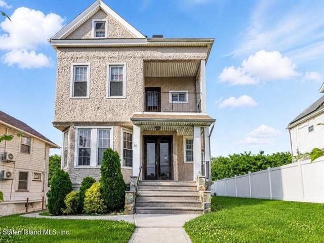 69 Narrows Rd N, Staten Island, NY 10305