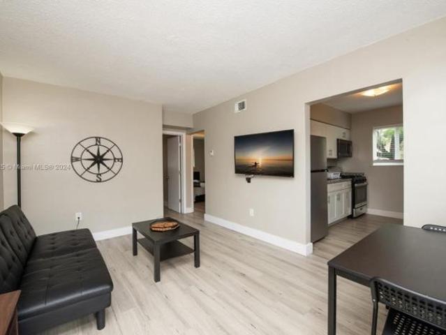 69 NW 35th St #1, Miami, FL 33127