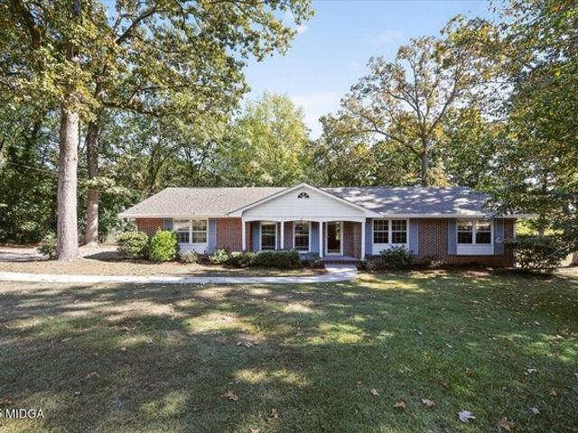 69 Oakridge Dr, Forsyth, GA 31029