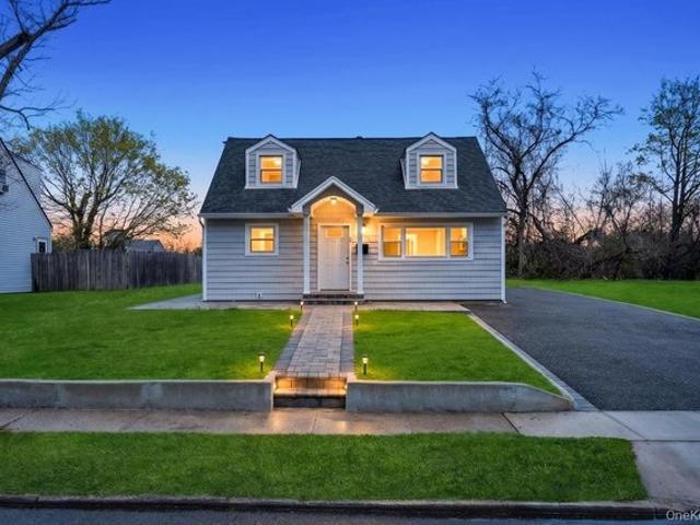 69 Parkway Blvd, Wyandanch, NY 11798