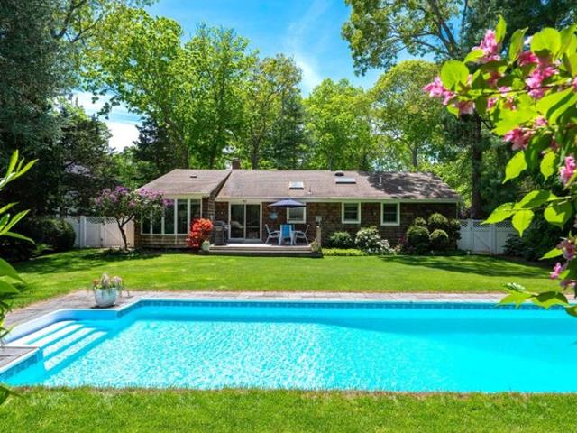 69 Pembroke Dr, East Hampton, NY 11937