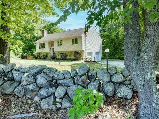 69 Peaslee Rd, Merrimack, NH 03054
