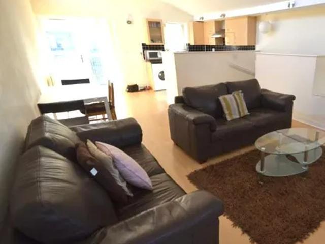 69 Peregrine Street, Manchester, M15 5PZ, United Kingdom | 3 bed townhouse for rent #28630423 | Rentberry