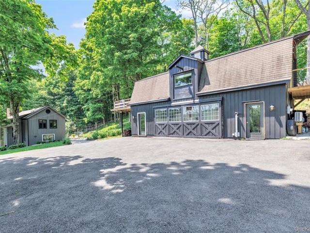 69 Primrose St, Katonah, NY 10536