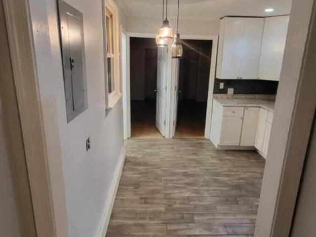 69 Riverside Dr, Oakland, NJ 08103