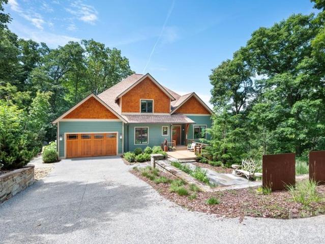 69 Rock Springs Rd, Fairview, NC 28730