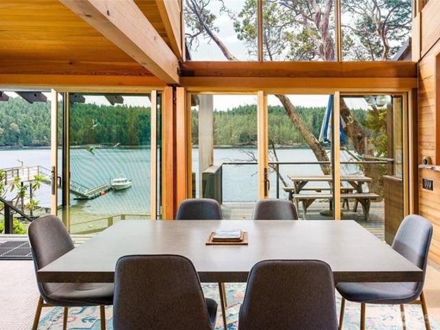 69 Rocky Rd, Crane Island, WA 98245