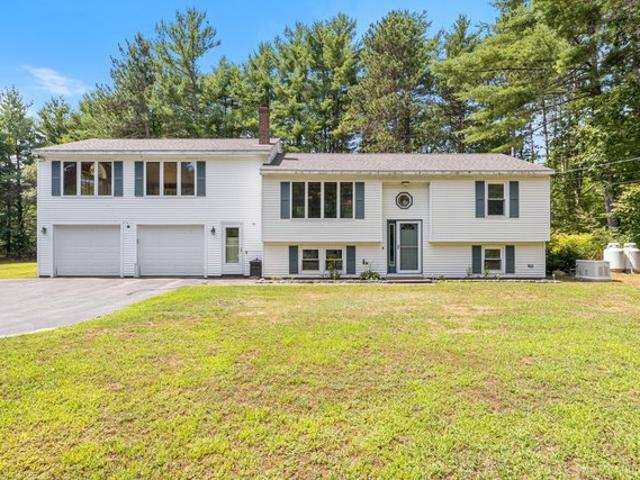 69 Seavey Dr, Buxton, ME 04093
