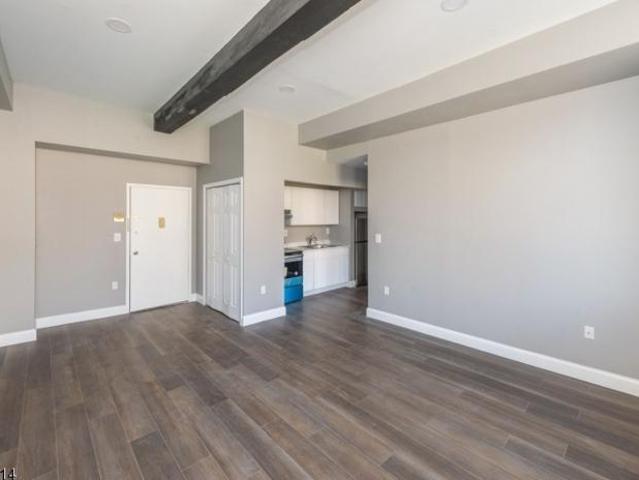 69 Sparta Ave #315, Newton, NJ 07860