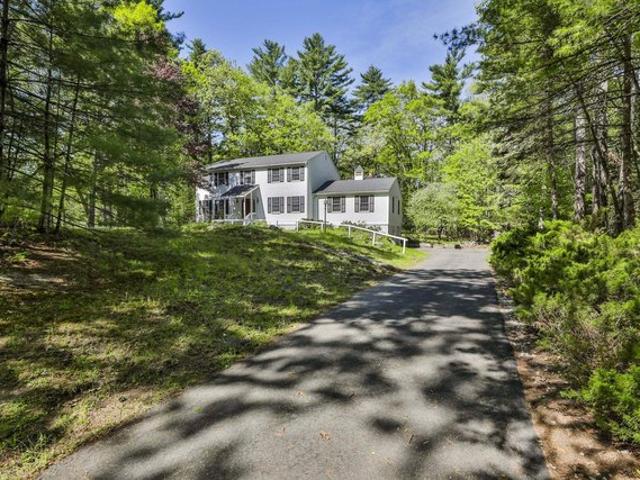 69 Stowell Rd, Bedford, NH 03110