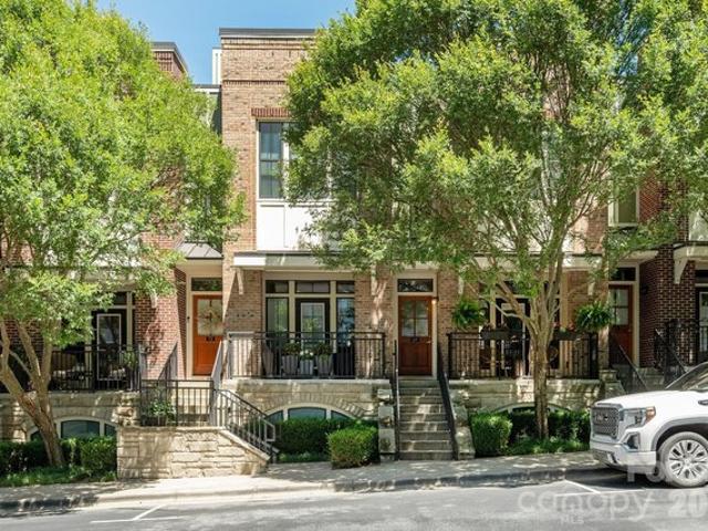 69 Stamford St, Asheville, NC 28803