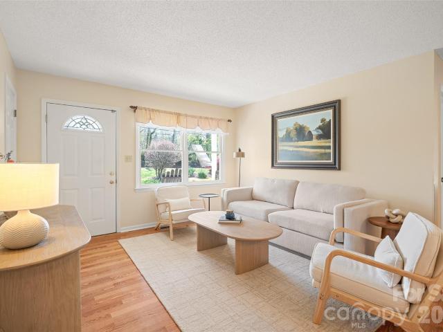 6 Mulberry Drive