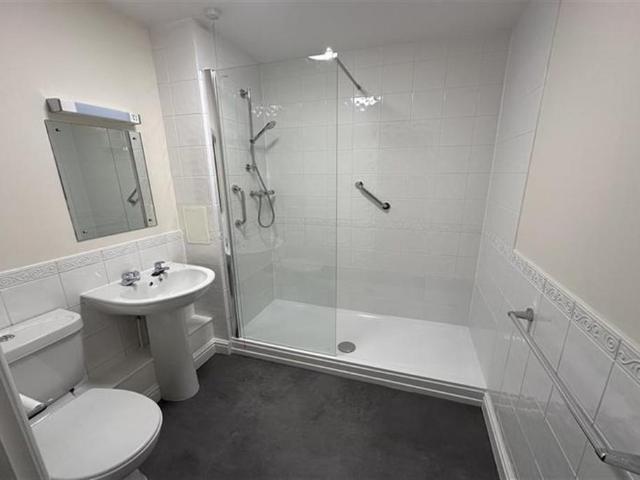 6 Magnolia Grange, 92 94 New Bristol. 1 bed retirement property to rent £1,025 pcm £237 pw