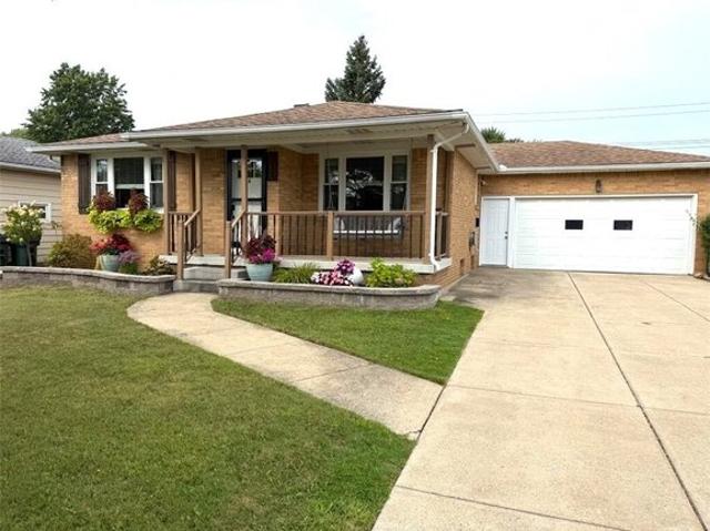 6 Madaline Ln, Depew, NY 14043