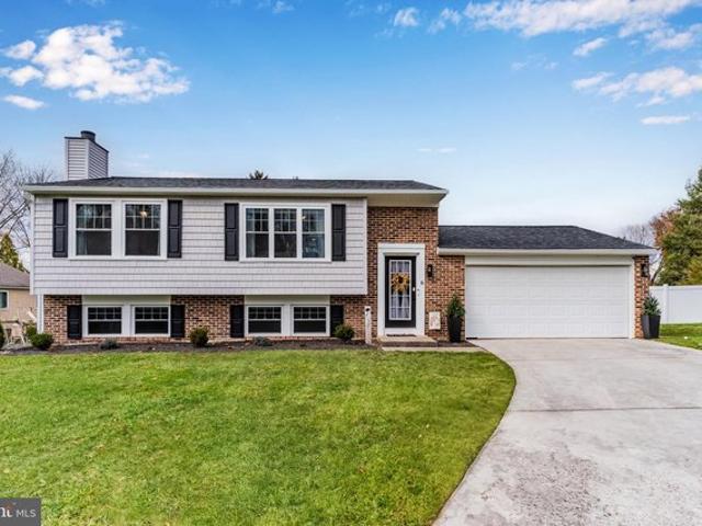 6 Mandy Ct, Camp Hill, PA 17011