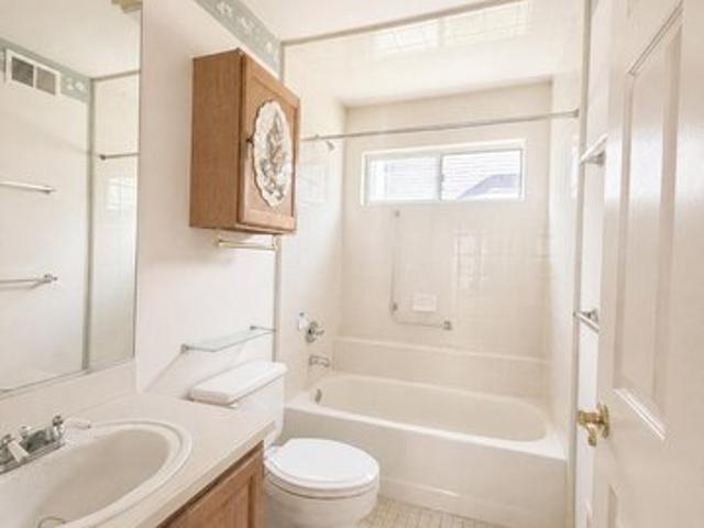6 Mansfield Ave, Manchester, NJ 08759