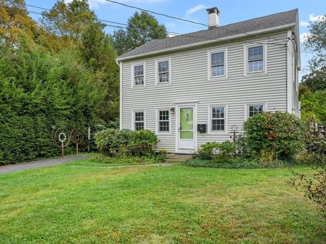 6 Mansfield St, Bethel, CT 06801