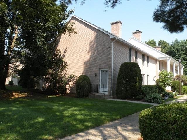 6 Mansion Woods Dr, 2 beds, 2 full baths