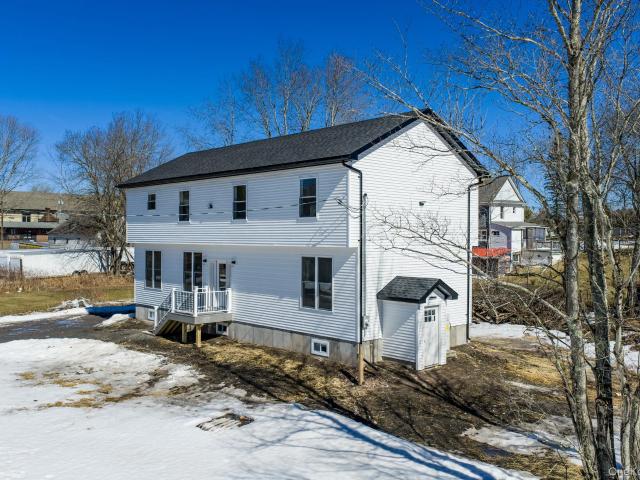 6 Maple Avenue